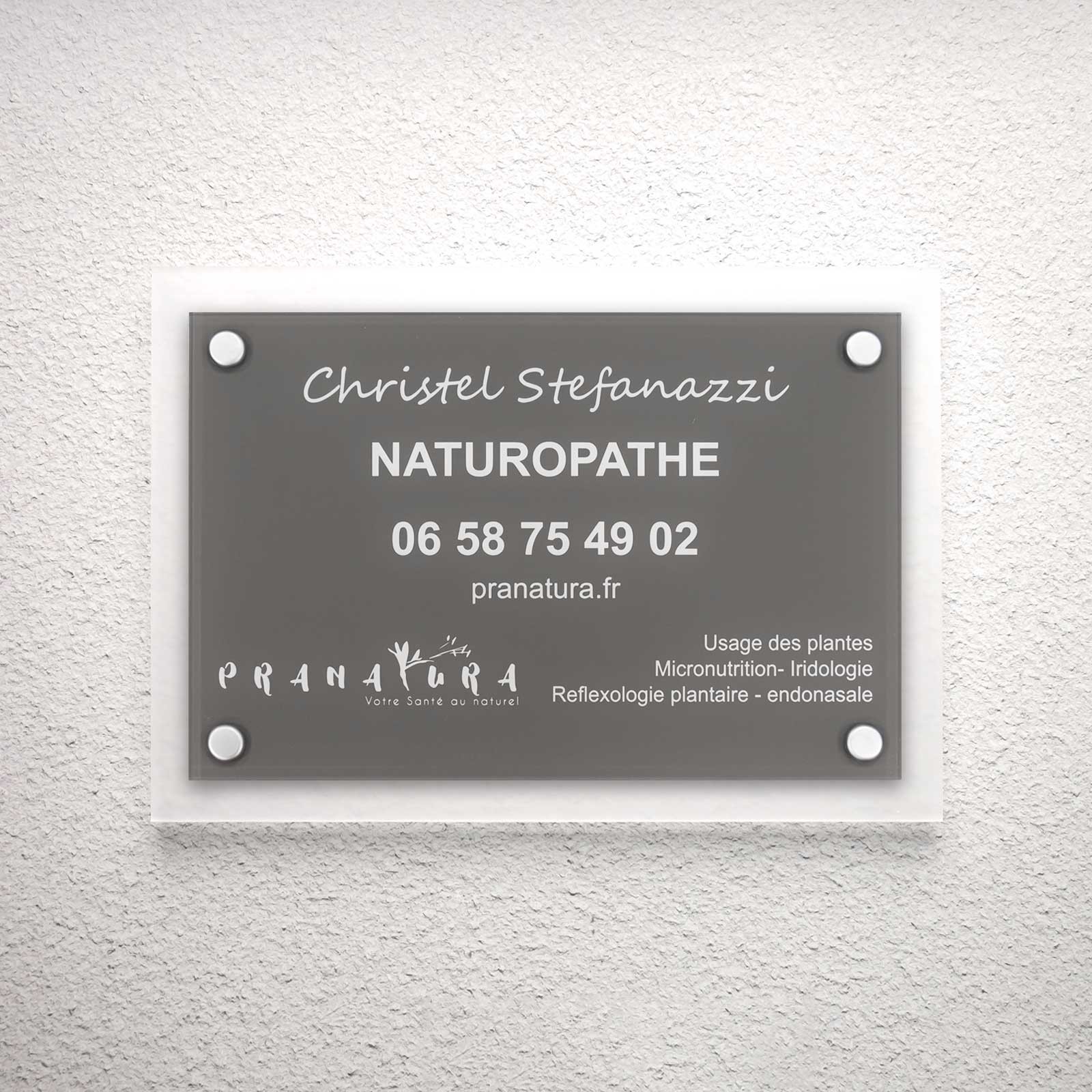 Support plexiglas dépoli pour plaques professionnelles | Exaplac